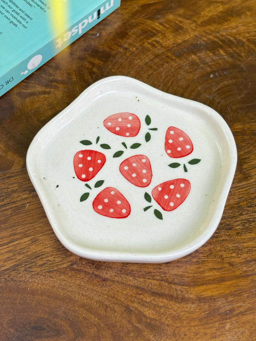 Little Red Delights Snack Plate (Set of 2) – House of Ceramics